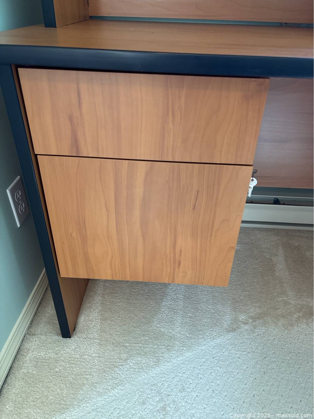 Corner desk with hutch and drawers | Maxsold