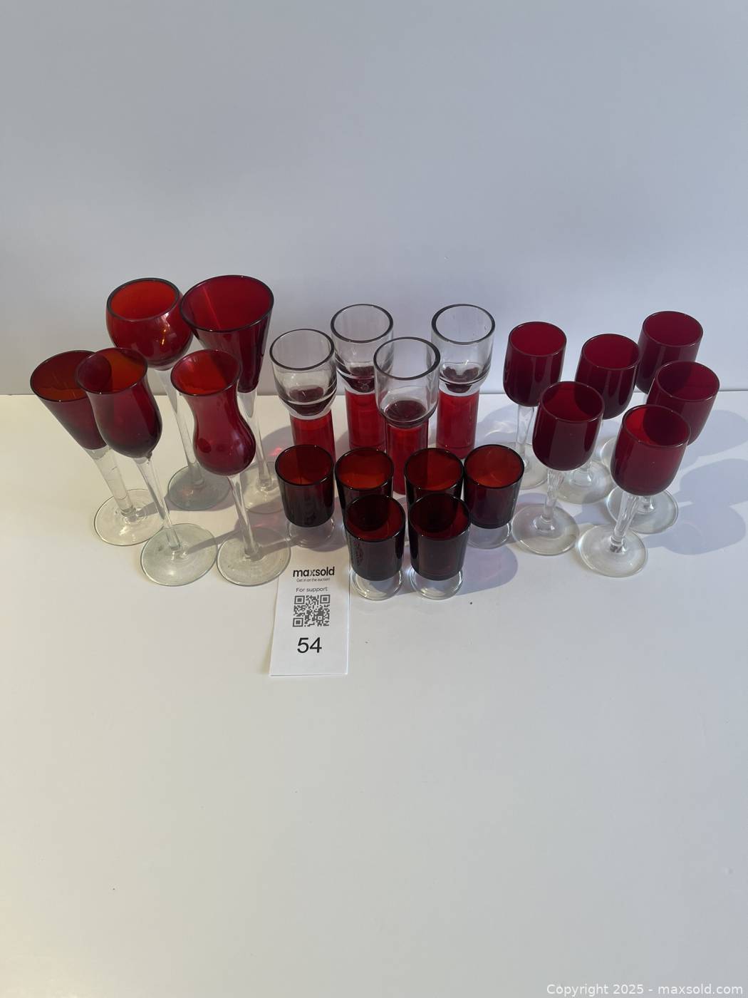 Ruby red glassware assortment, 21 pieces | Maxsold