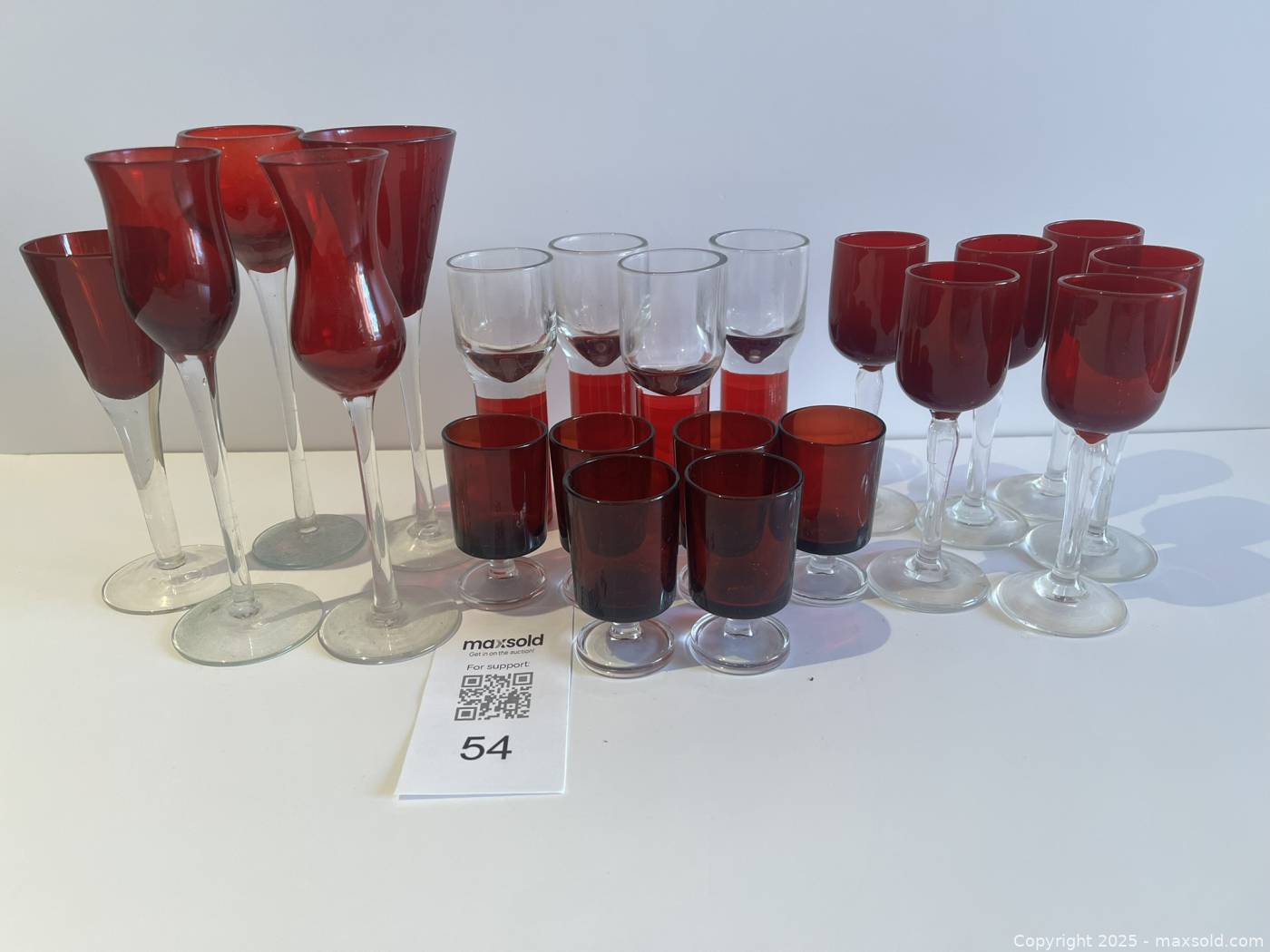 Ruby red glassware assortment, 21 pieces | Maxsold