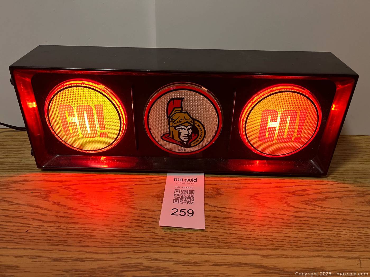 Ottawa Senators traffic light sign | Maxsold