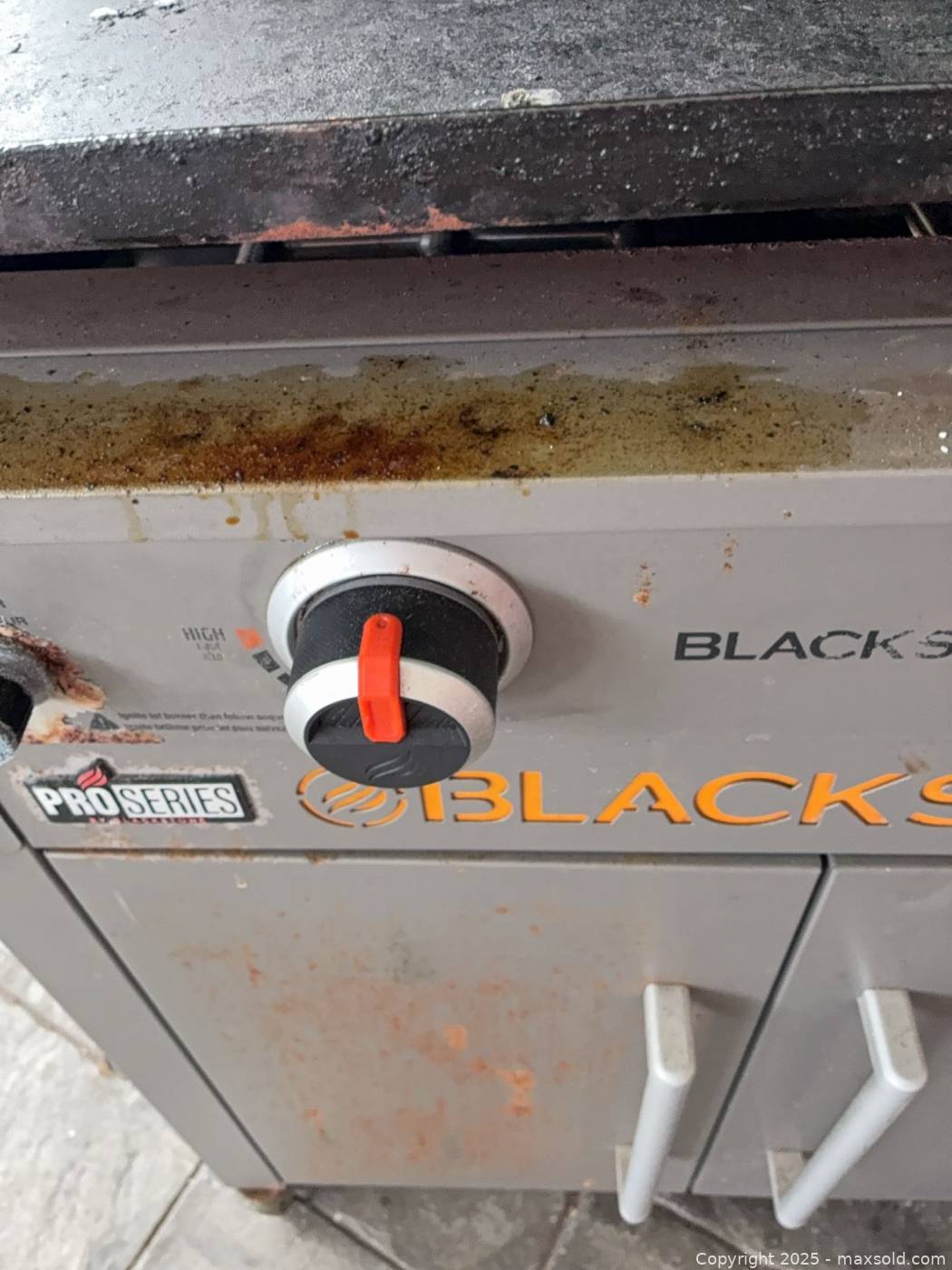 Blackstone Pro Series model 1858 griddle grill | Maxsold