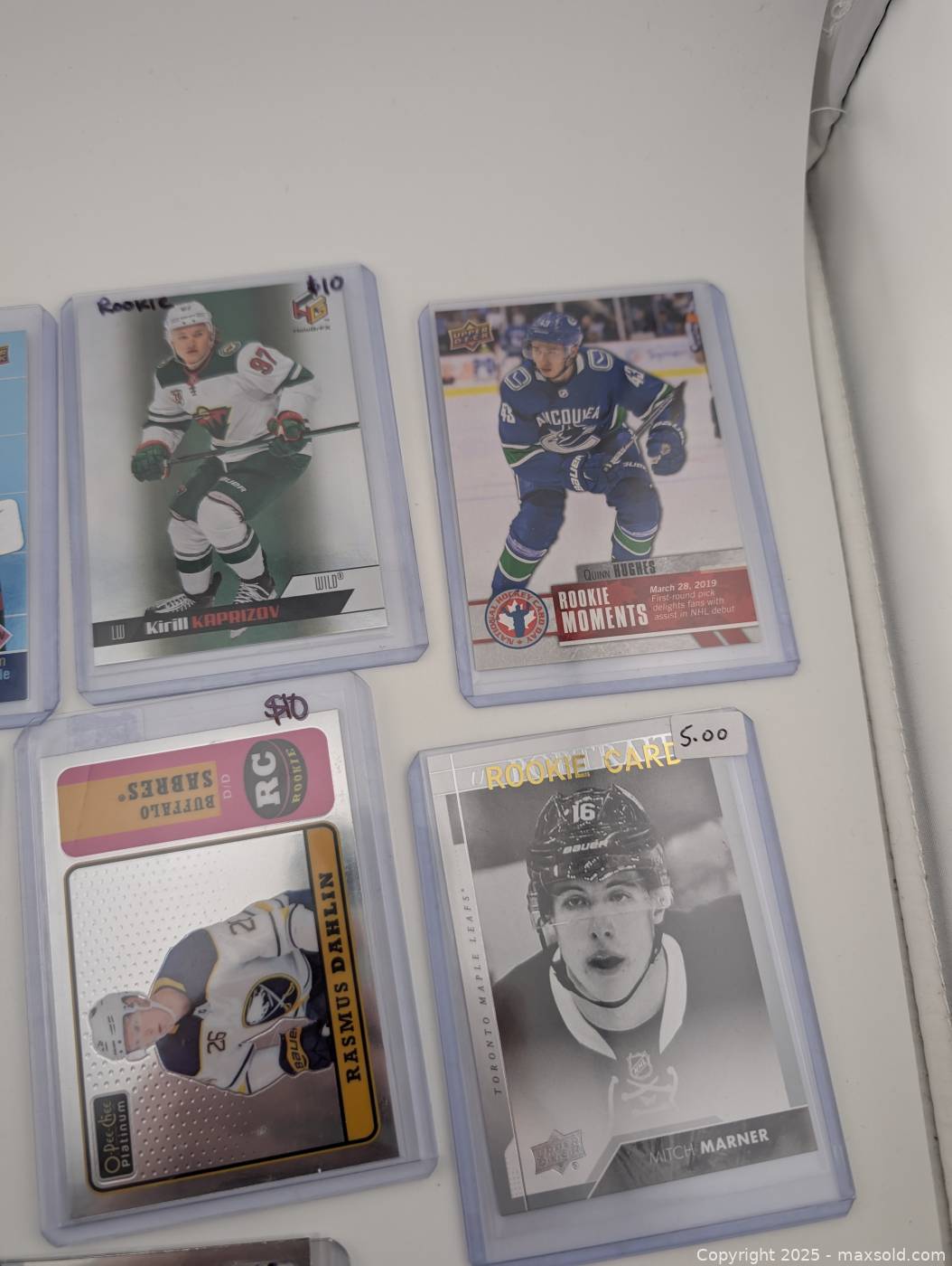 Modern NHL hockey card collection with rookies | Maxsold