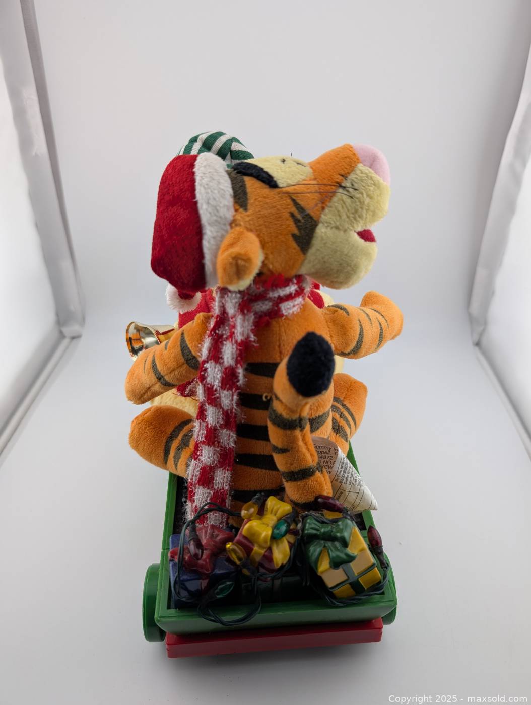 Disney Winnie the Pooh and Tigger Christmas Train | Maxsold
