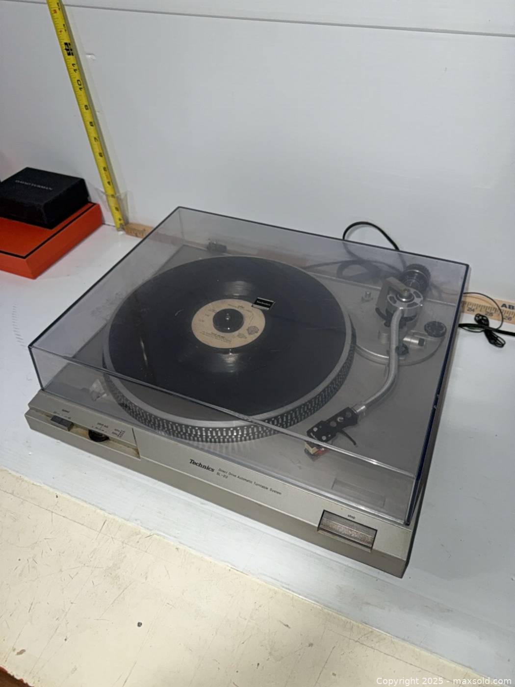 Technics SL-D2 Direct Drive Turntable | Maxsold