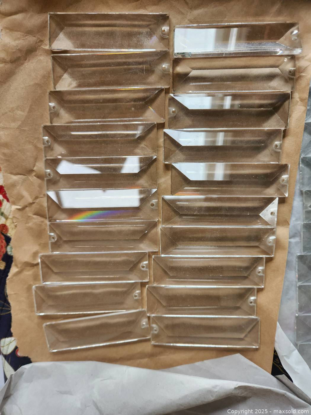 200 Colonial cut crystal chandelier prisms 3" | Maxsold