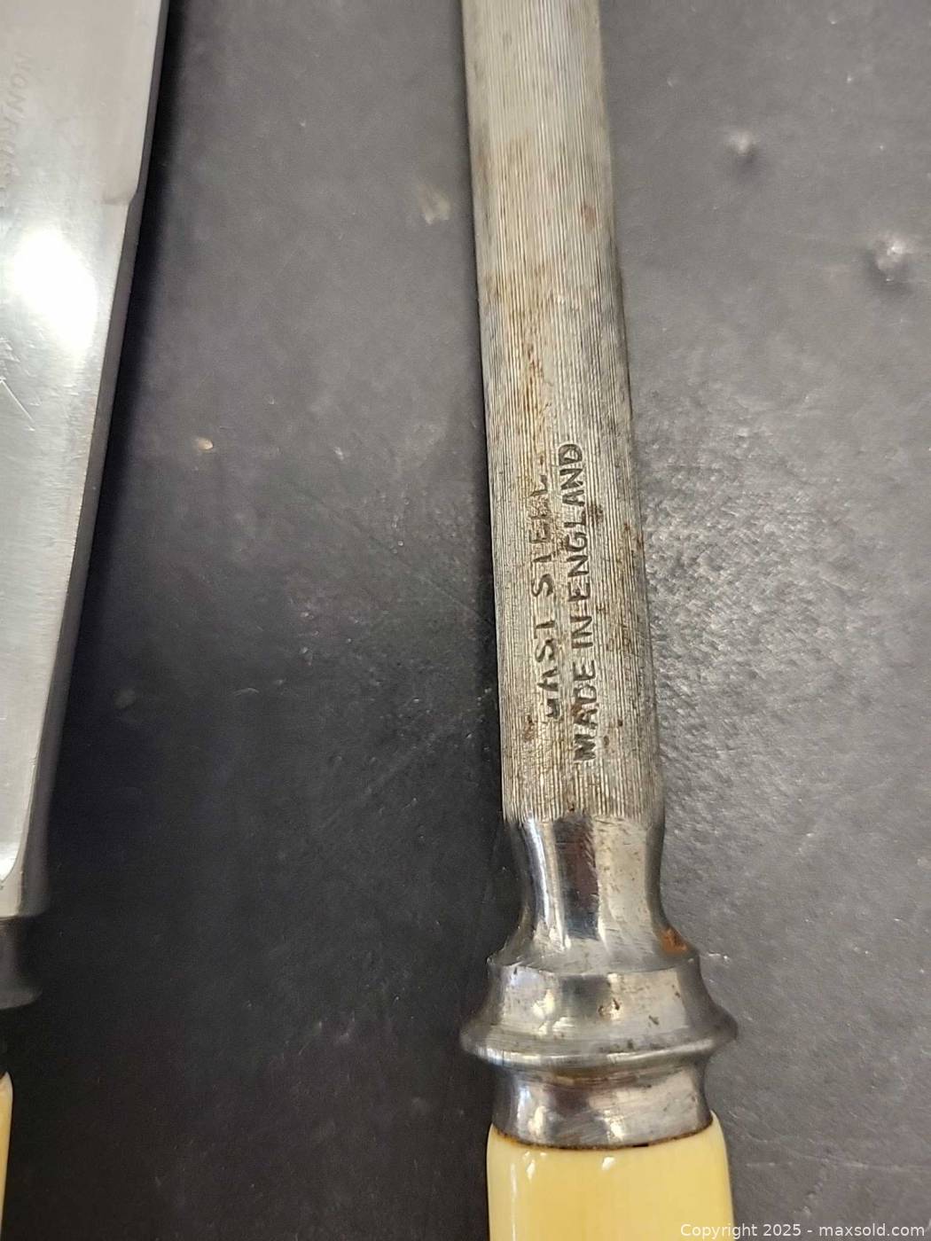 Vintage bone-handled three-piece carving set | Maxsold