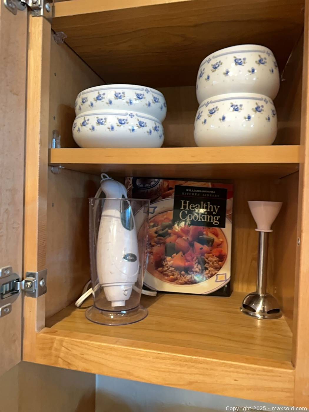 Kitchen Appliances And Dishware Assortment | Maxsold