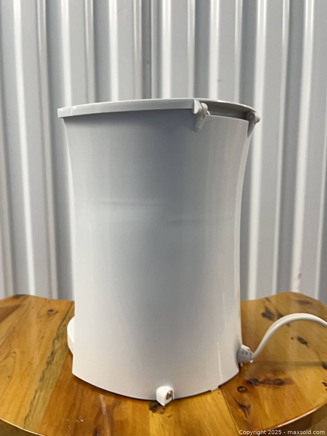 Black & Decker Cup-at-a-Time Coffee Maker & Honeywell Warm Mist ...