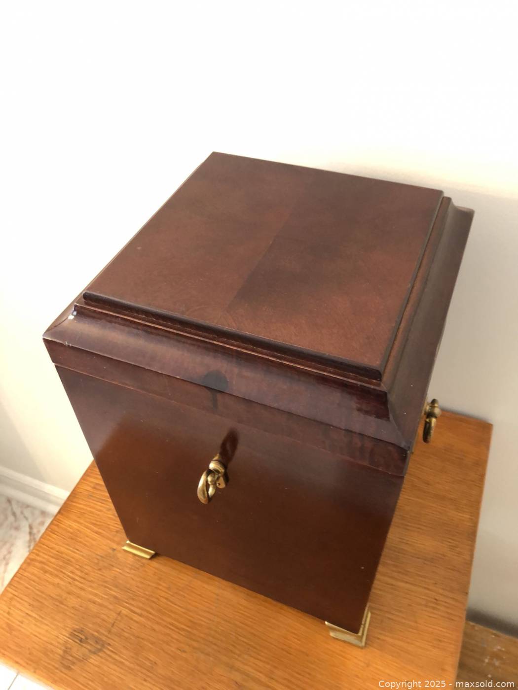 Bombay Co. mahogany spirits box | Maxsold