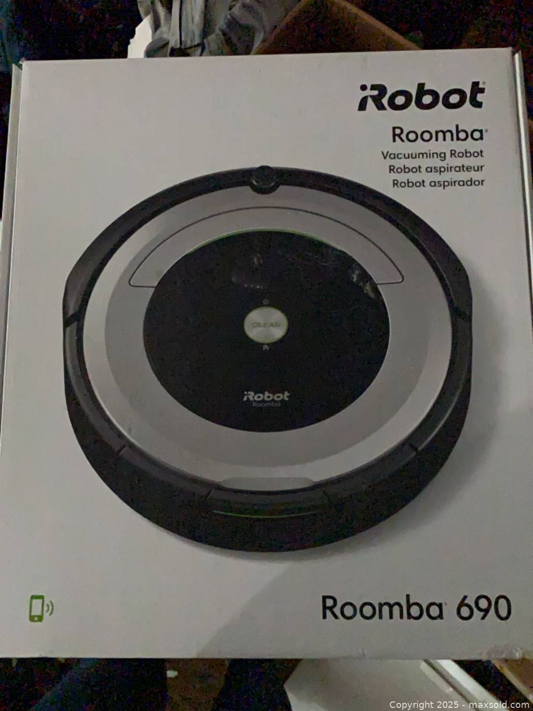 iRobot Roomba 690 robot vacuum | Maxsold