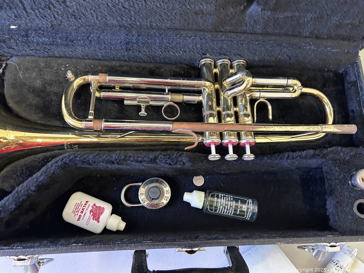Vintage Jupiter trumpet with 7C mouthpiece and accessories | Maxsold