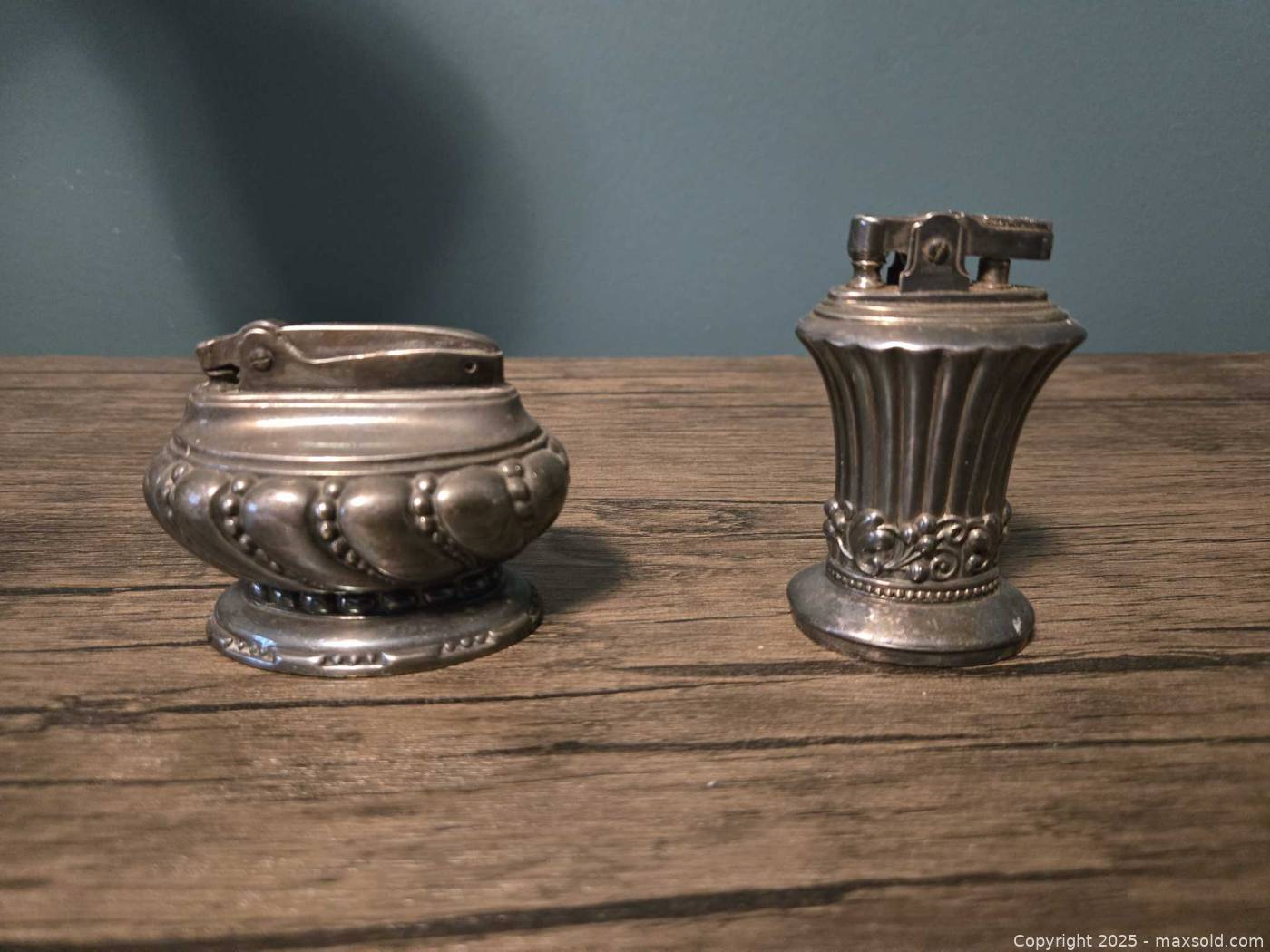 Vintage Ronson Crown and Newport table lighters | Maxsold