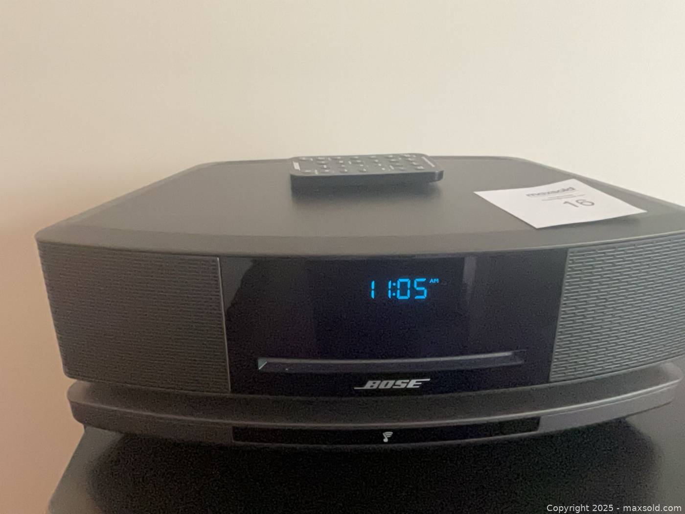 Bose Wave Music System with remote | Maxsold