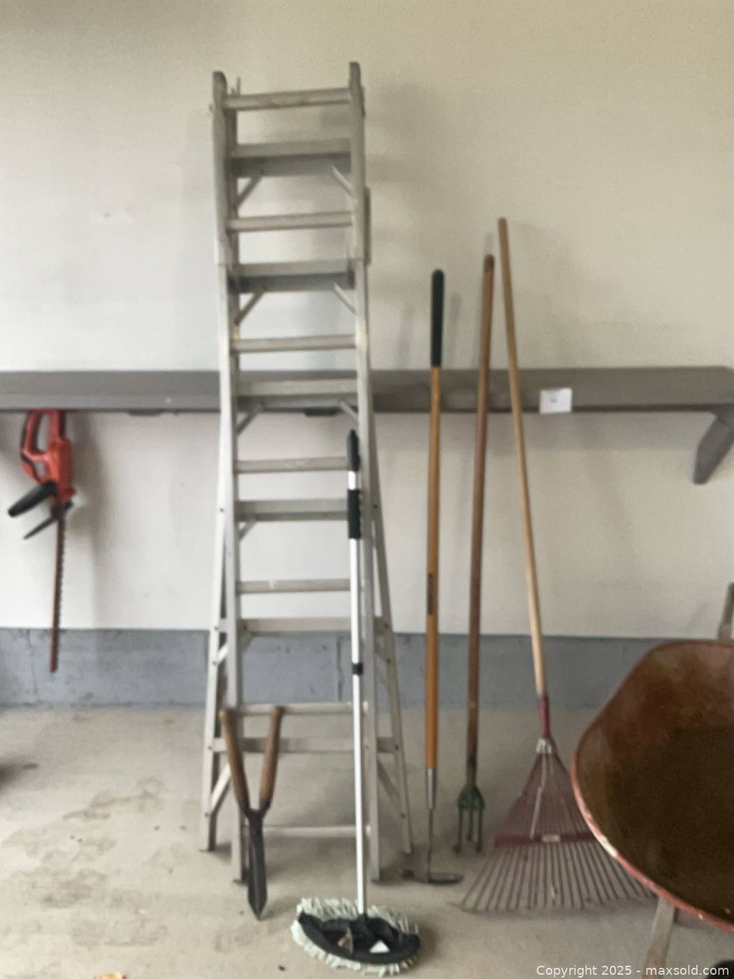 Garage hand tools, aluminum extension ladder, wheelbarrow, corded hedge ...