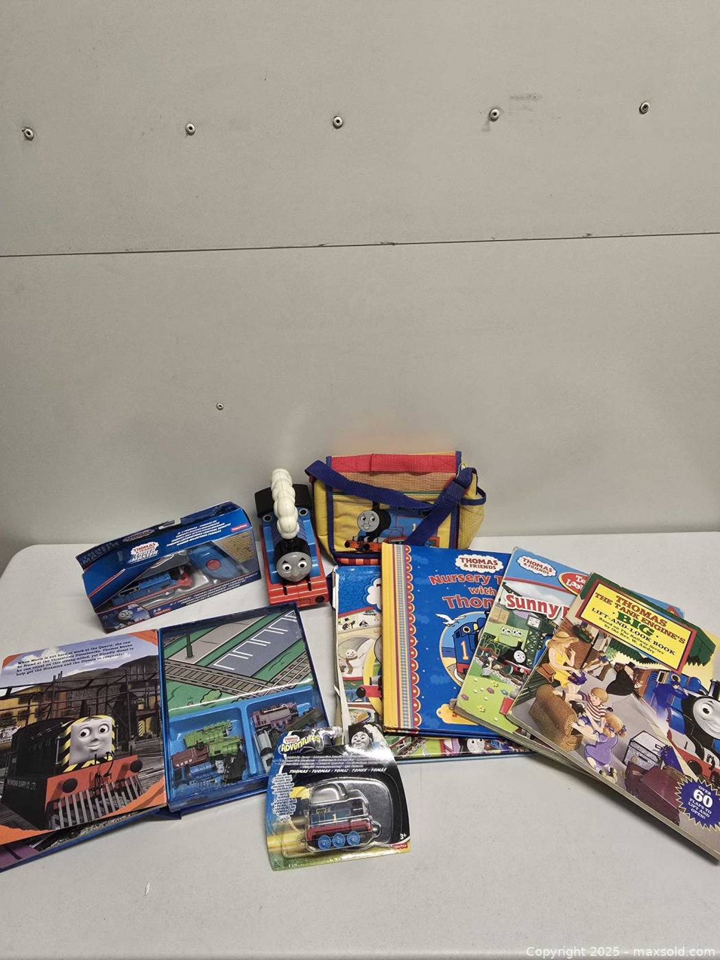 Thomas & Friends TrackMaster set, carry bag, Busy Book & 4 hardcover ...