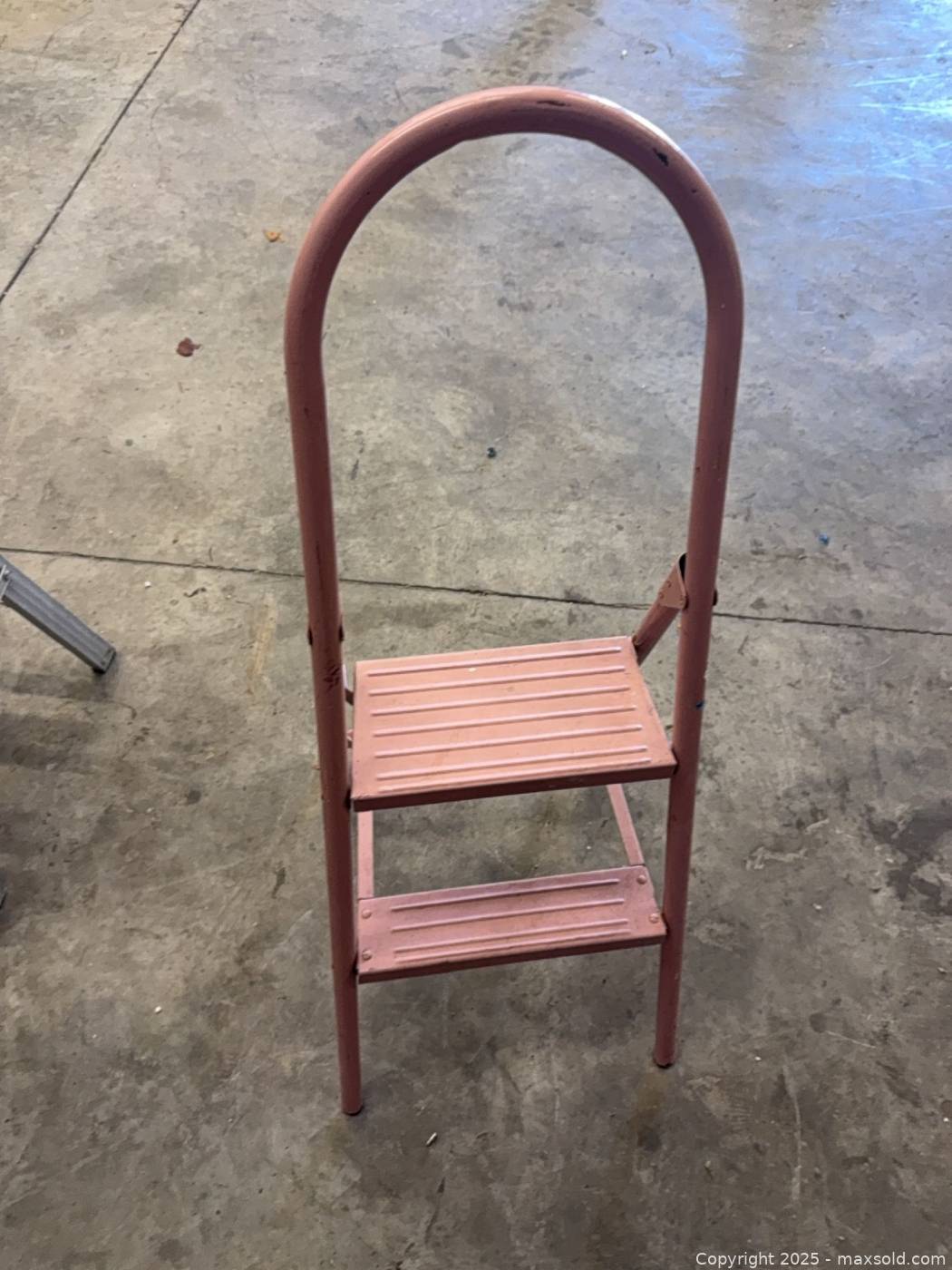 Metal folding step stools ladders, 2 | Maxsold