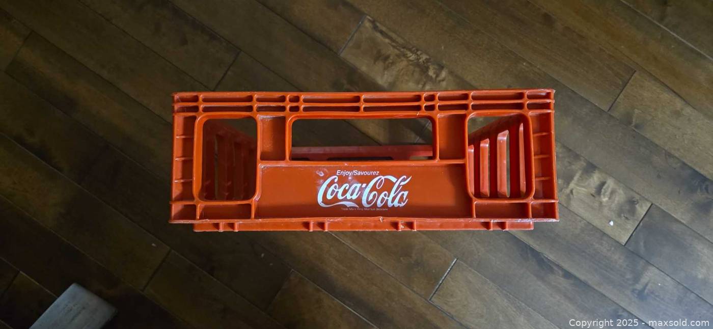 Coca-Cola red plastic beverage crates | Maxsold