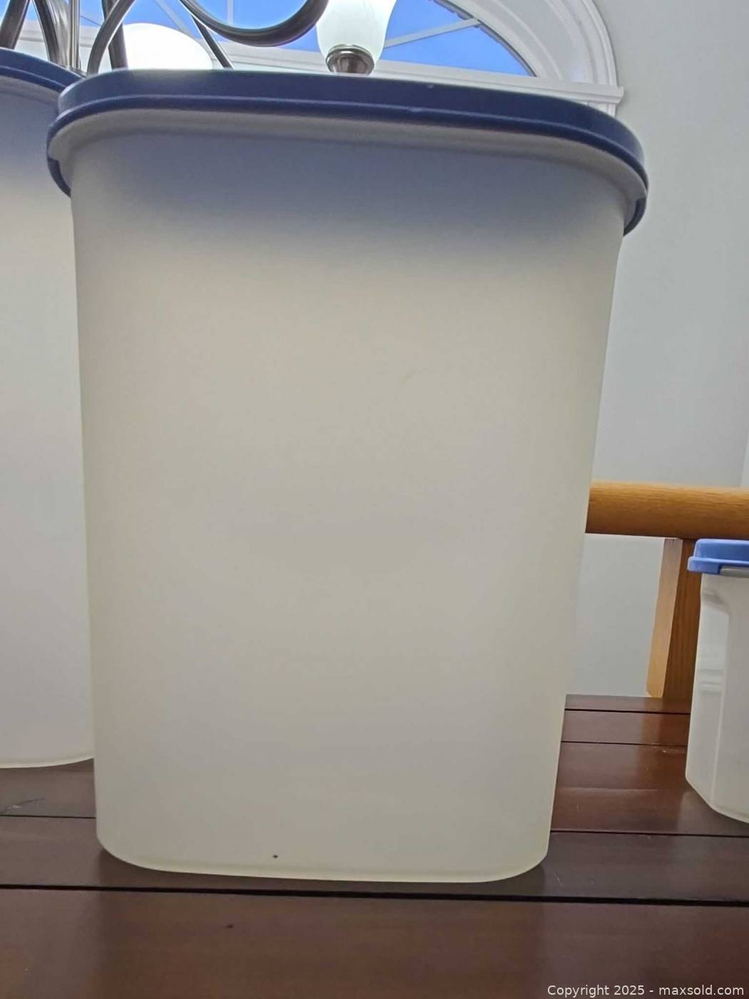 Tupperware plastic storage containers 1.1L 2.1L 2.9L | Maxsold