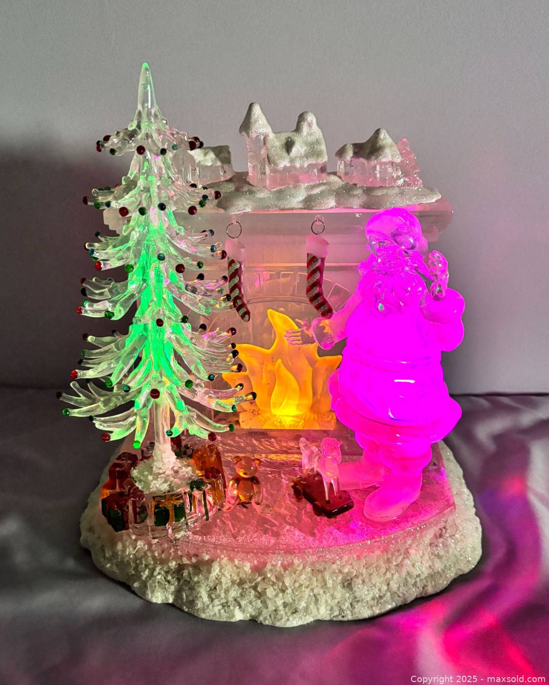 2003 Heritage Mint lighted Christmas ice sculpture | Maxsold