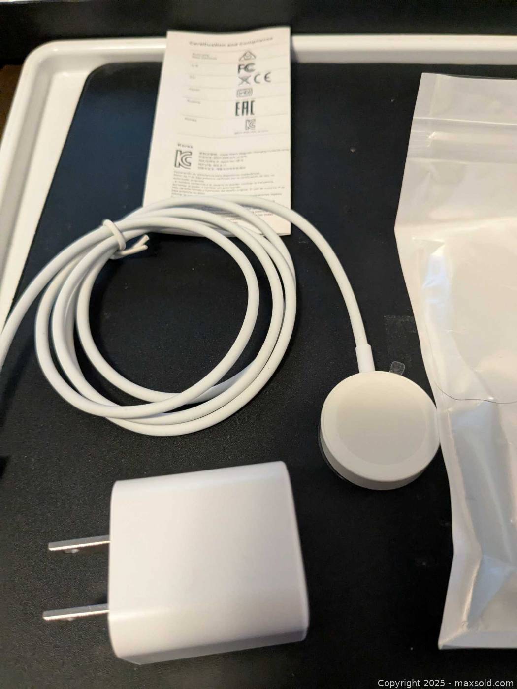 5 Wireless Magnetic Apple Watch Chargers | Maxsold