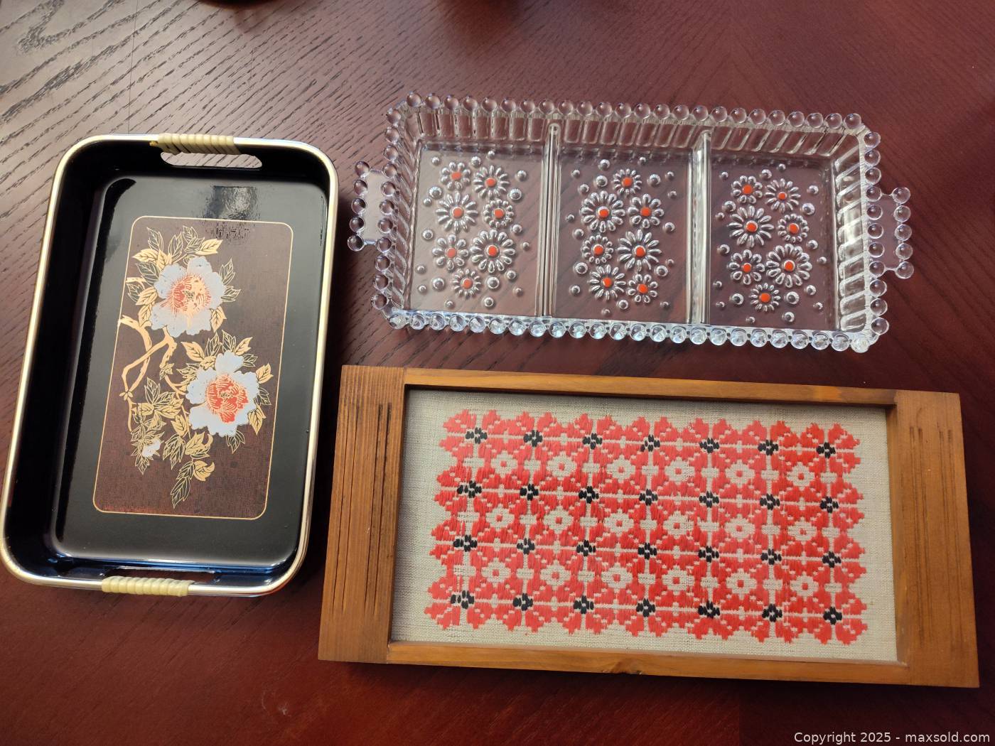 Small glass and wood trays set of 3 | Maxsold