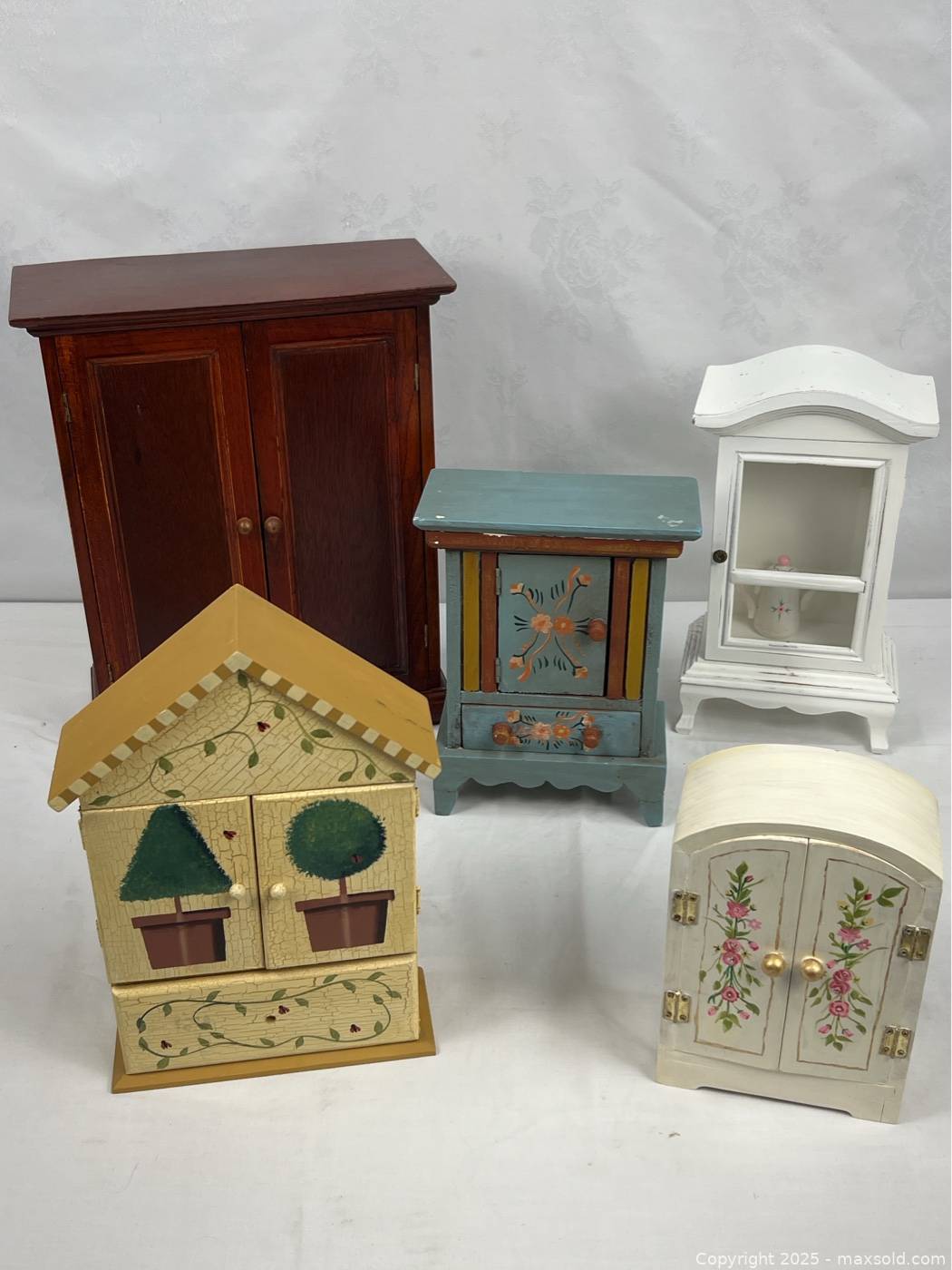 Decorative Wooden Mini Cabinets, 5 | Maxsold