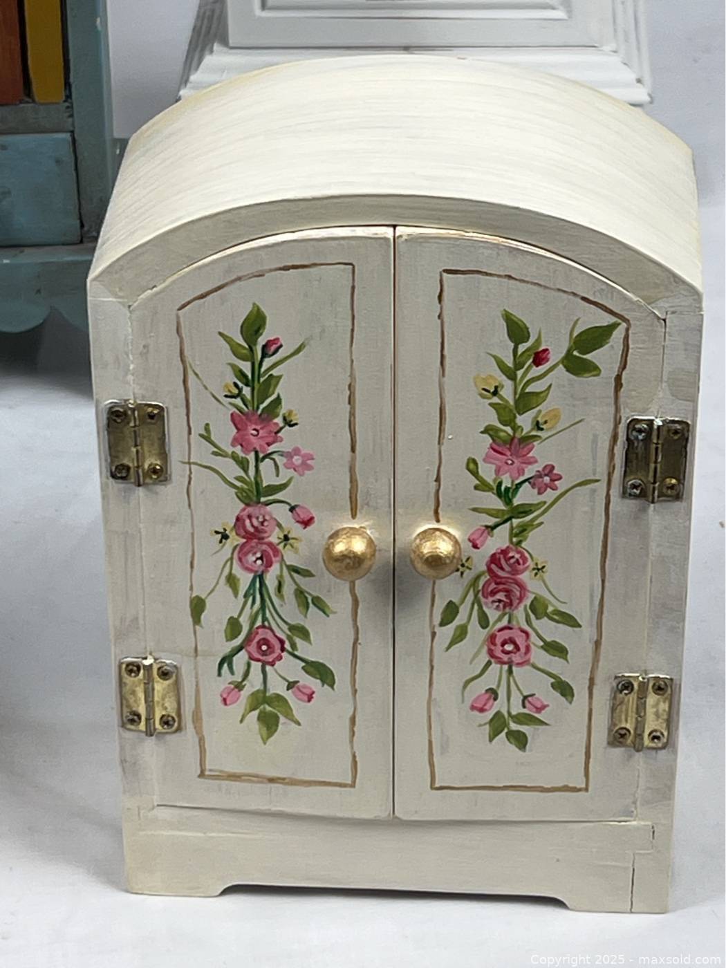 Decorative Wooden Mini Cabinets, 5 | Maxsold
