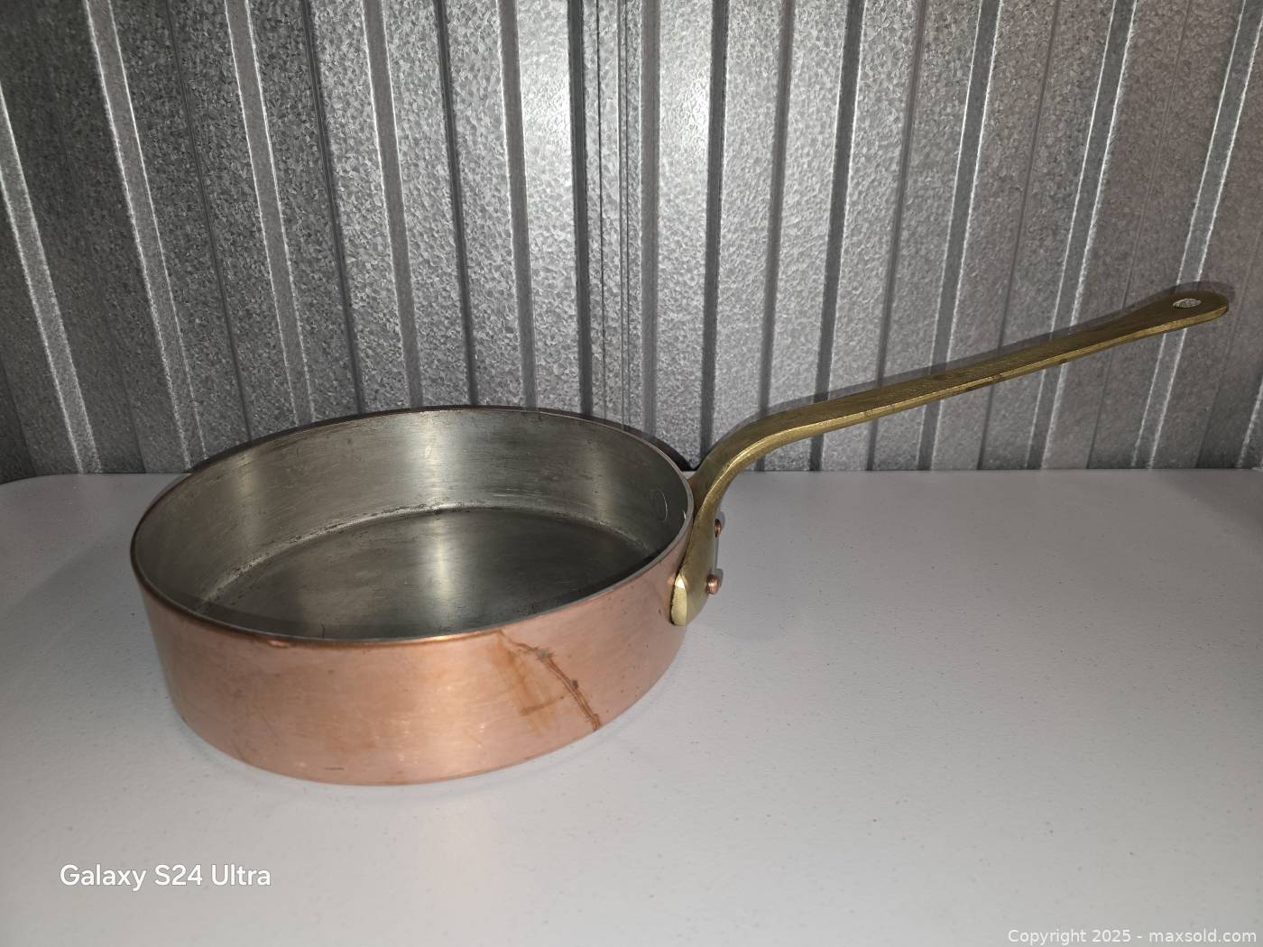 Vintage solid copper skillet with brass handle | Maxsold