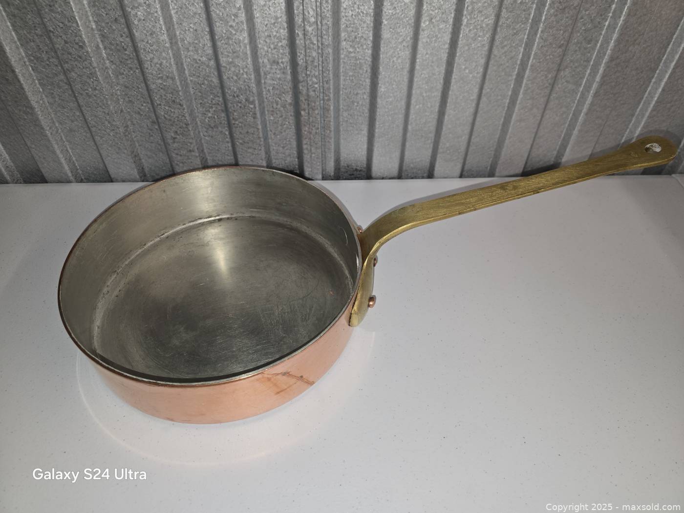 Vintage solid copper skillet with brass handle | Maxsold