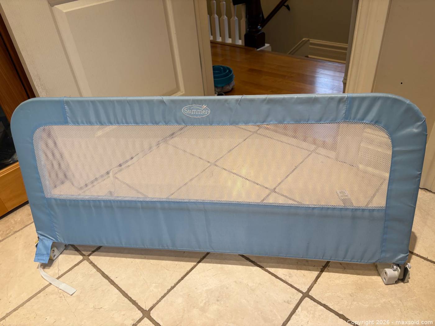 Summer Infant fold-down bed rail 42.5" | Maxsold