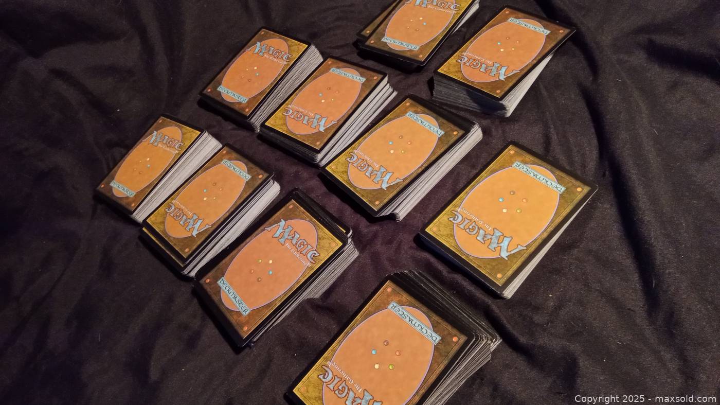 Approximately 500 Magic: The Gathering trading cards | Maxsold
