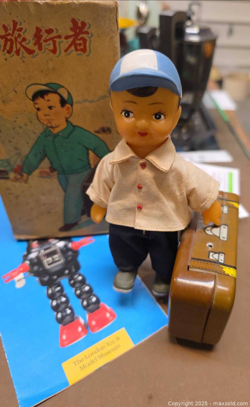 Young Traveller Wind-Up Toy MS 823 w/ Box | Maxsold