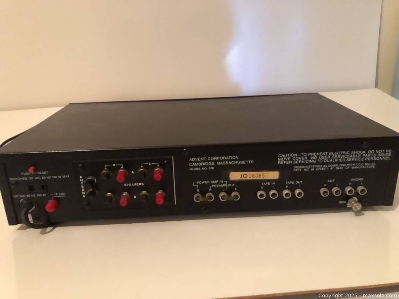 Advent Model 300 stereo receiver | Maxsold