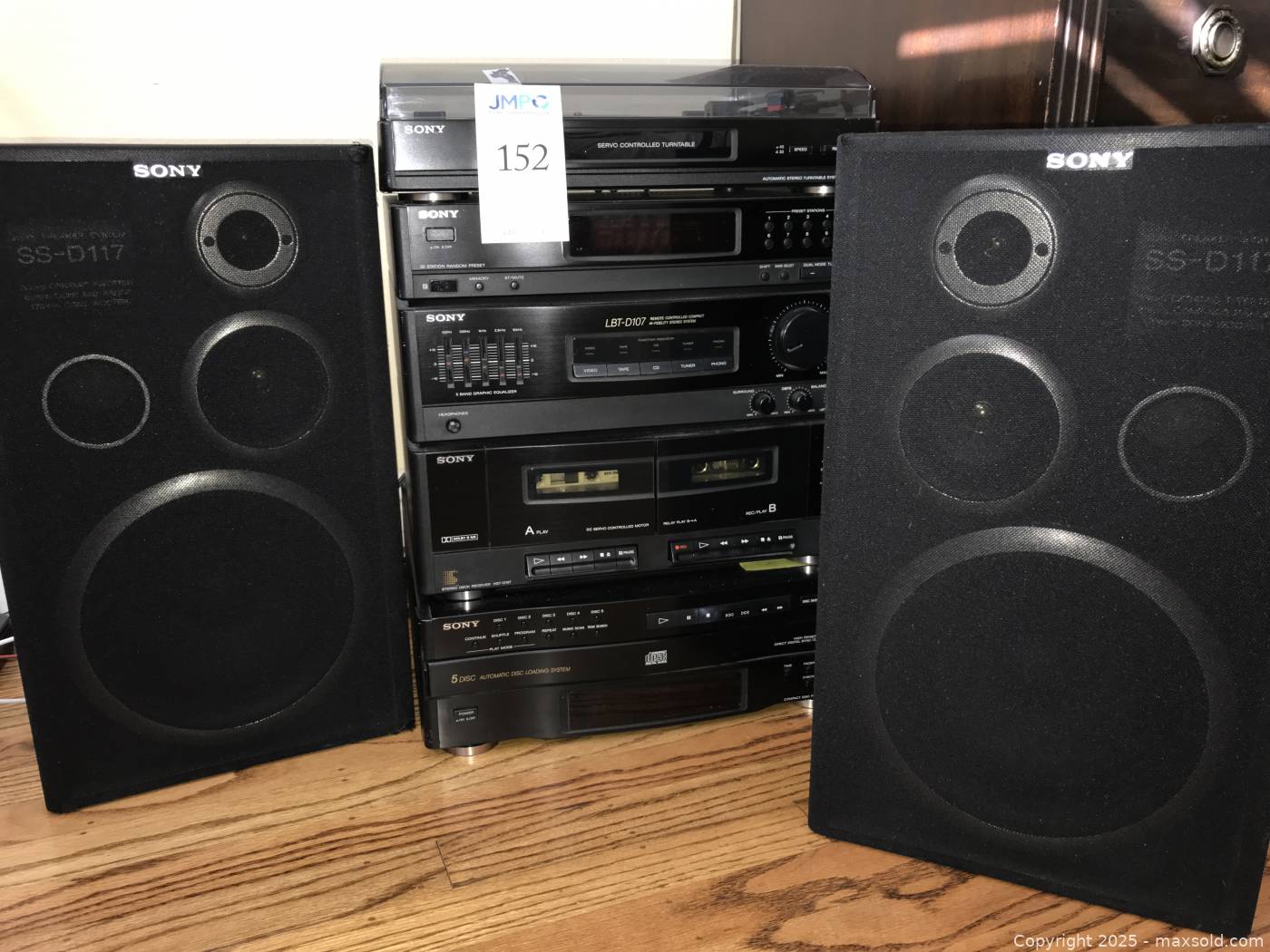 Sony stereo system components and speakers | Maxsold