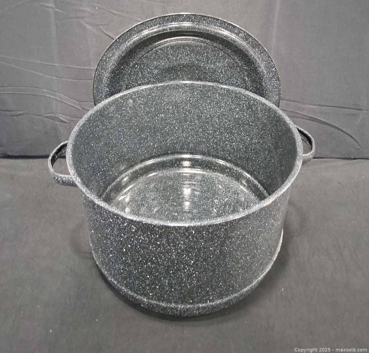 Black speckled enamel canning stock pot with lid | Maxsold
