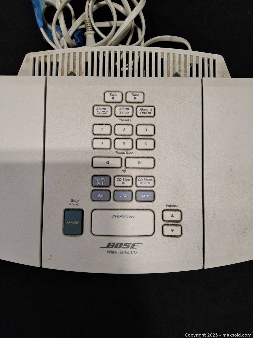 Bose Wave Radio/CD tabletop stereo | Maxsold