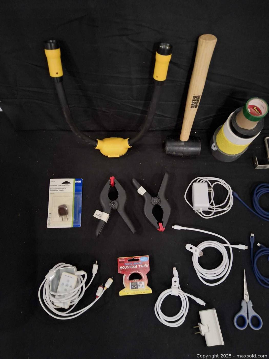 Household tools, power strip, cables bundle | Maxsold