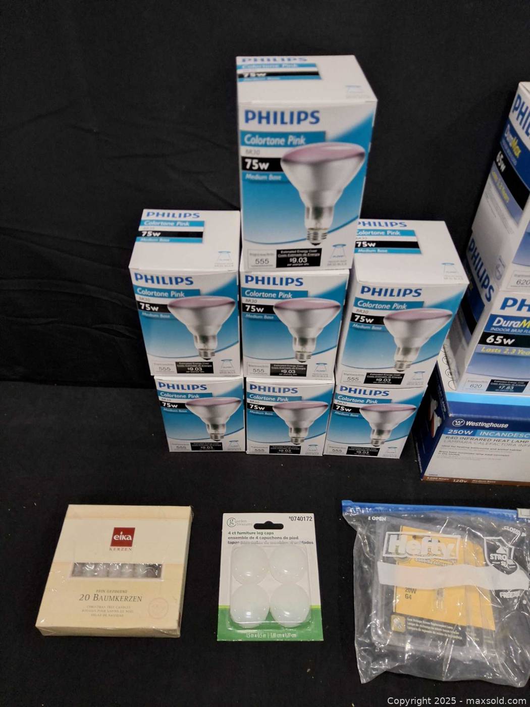 Philips flood and lamp bulb assortment | Maxsold