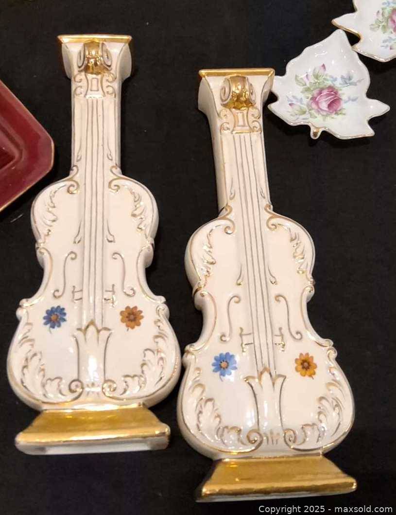 Porcelain violin figurines and ceramic decor | Maxsold