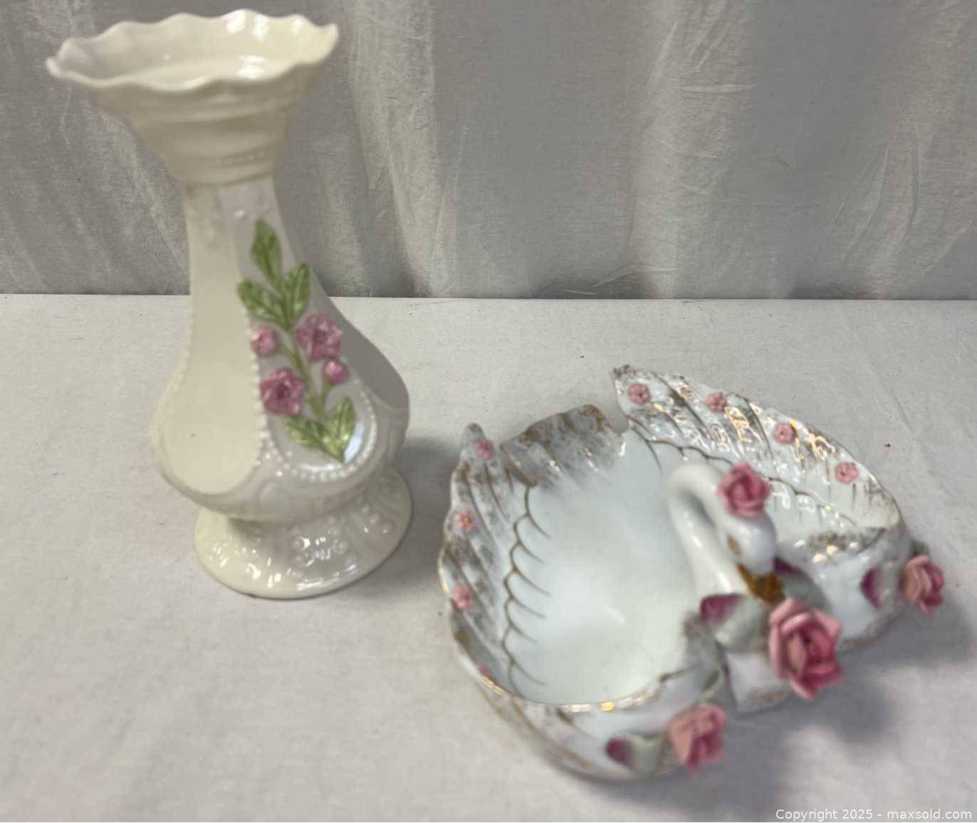Porcelain bud vase and swan trinket dish with pink roses | Maxsold