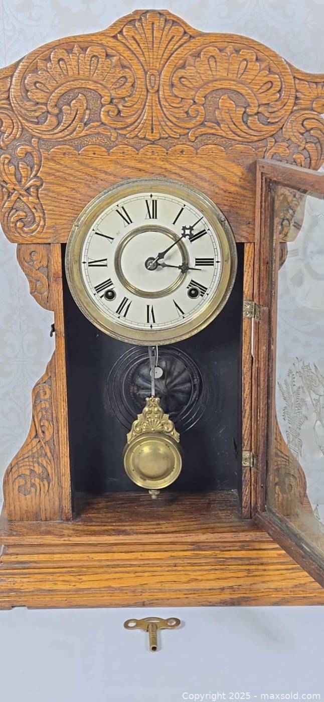 Antique carved oak mantel pendulum clock | Maxsold