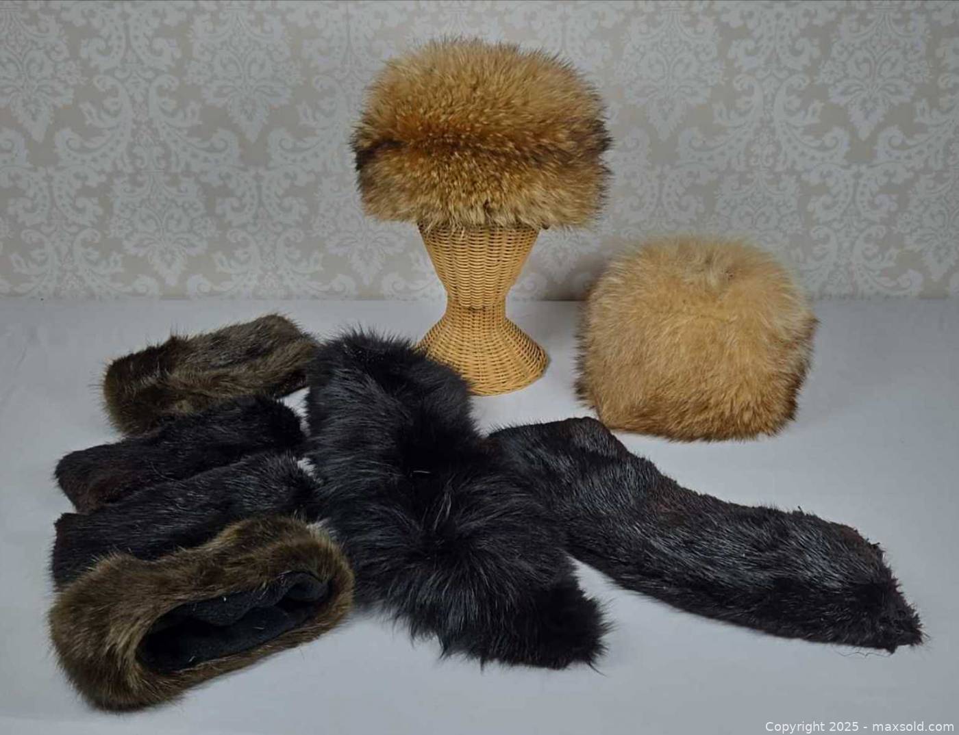 Vintage fox fur hats & mink collars lot | Maxsold