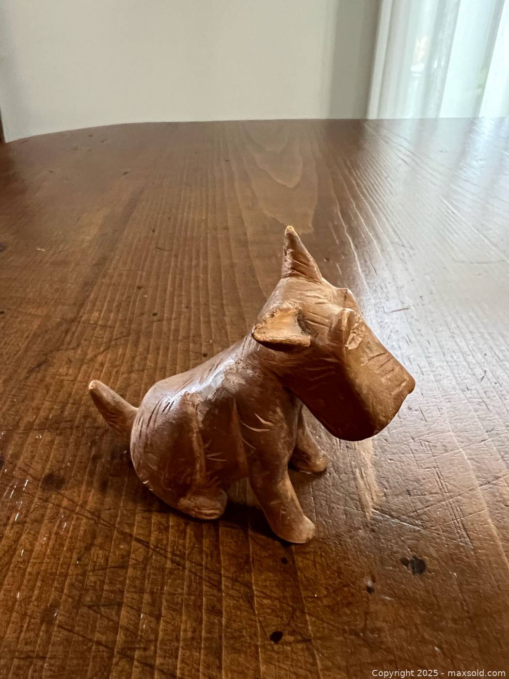 Carved wooden Scottie dog figurines 2pcs | Maxsold