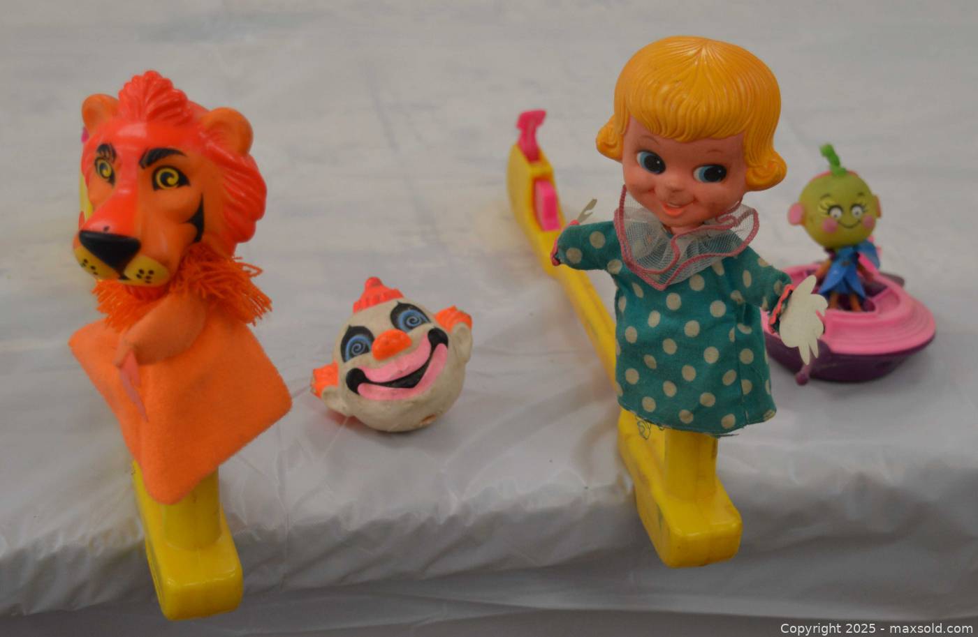 Mr. Peanut bank, 1960s puppets & toys | Maxsold