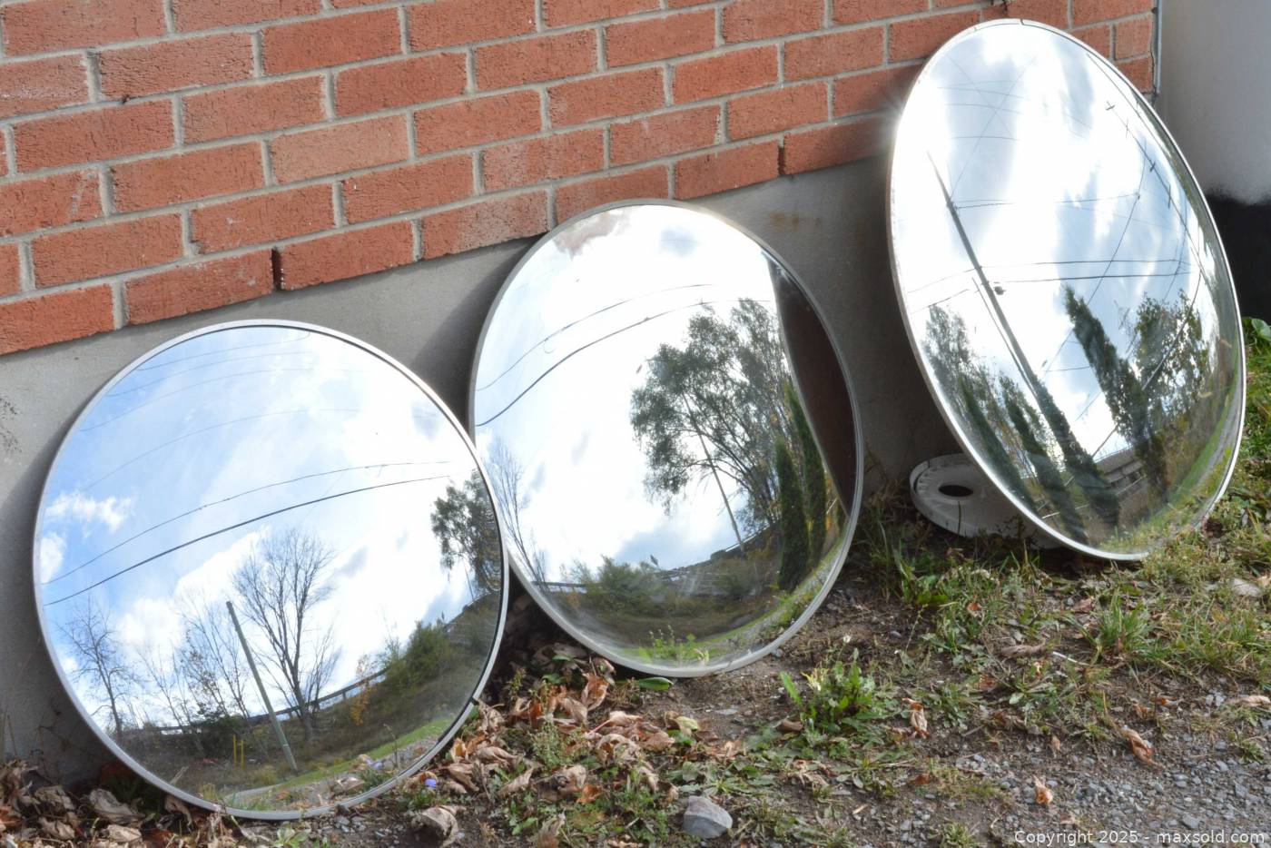Three round convex security mirrors | Maxsold