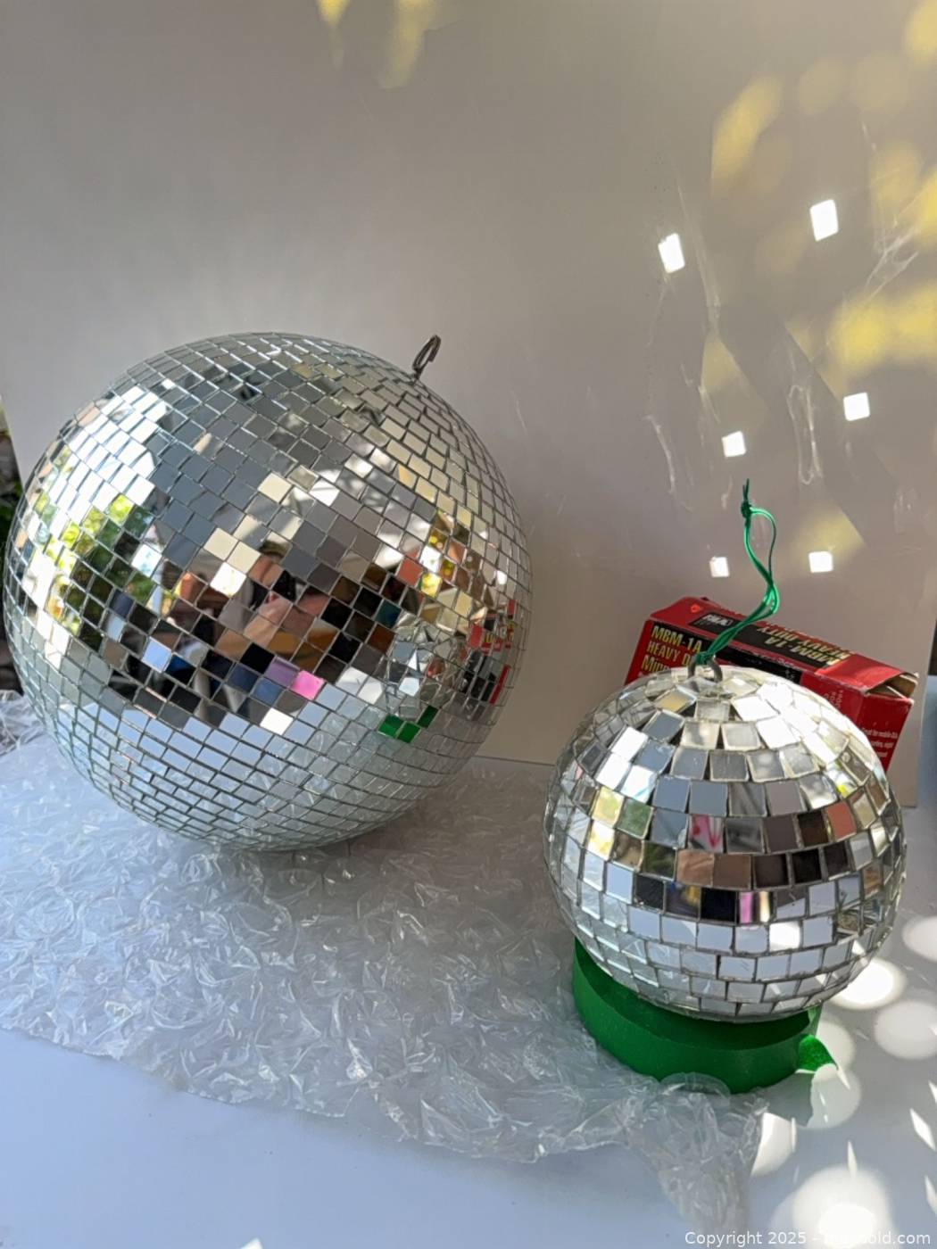 14" electric disco ball + 3 mirrored balls | Maxsold