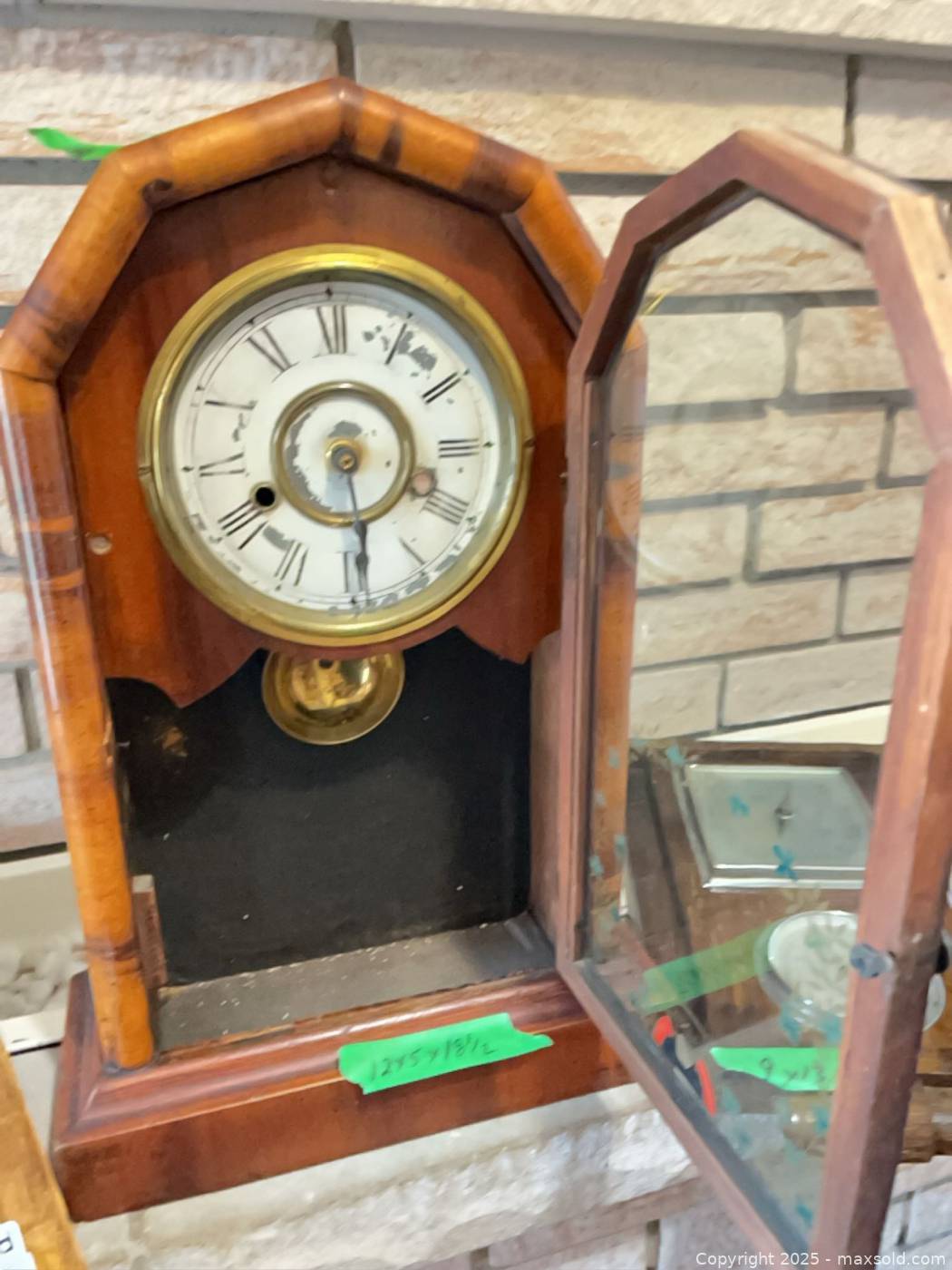 Battery mantel and wall clocks plus barometer | Maxsold