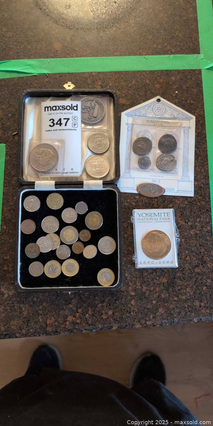World and commemorative coin assortment | Maxsold