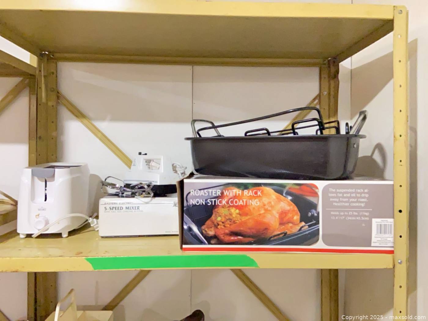 Kitchen scale, roasting pan, SEB yogurt maker, electric kettle, toaster ...