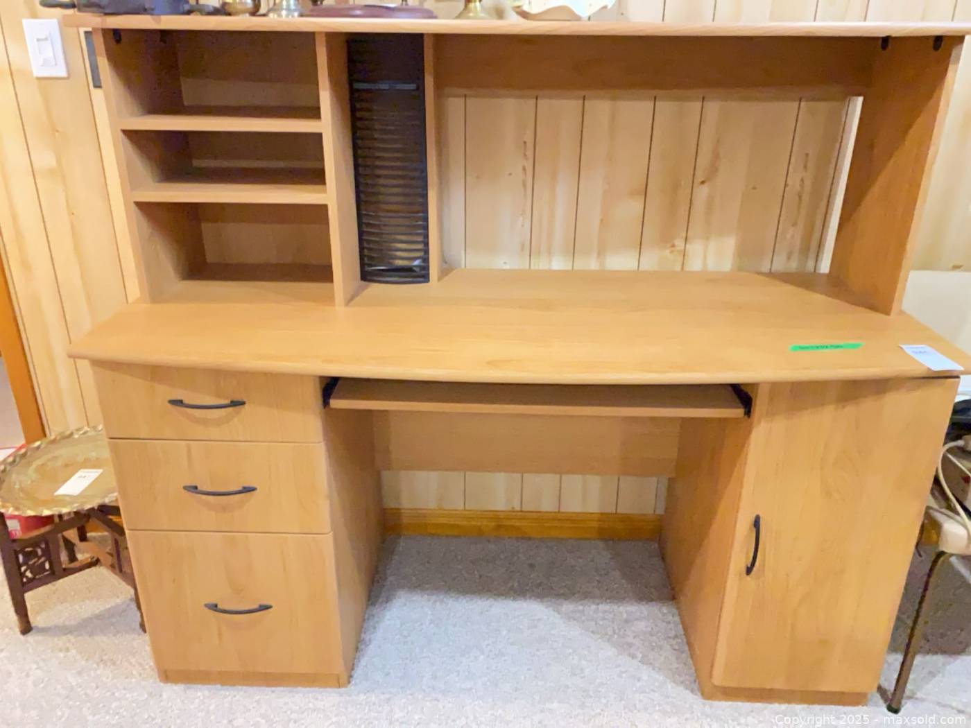 Large computer desk with hutch storage | Maxsold